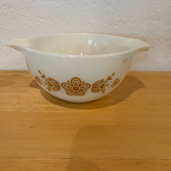 Pyrex | Kitchen | Vintage Pyrex Butterfly Gold Small Bowl | Poshmark